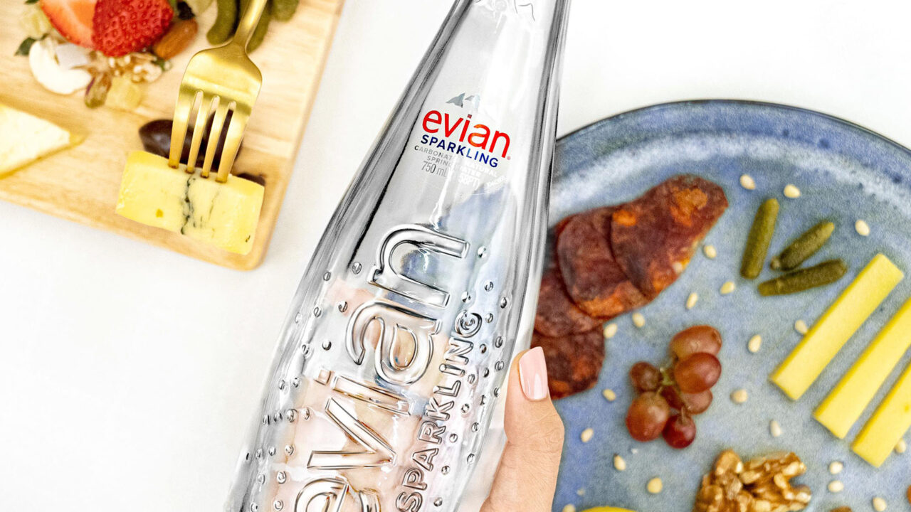 Evian Sparkling: primera agua con gas de Evian - Revista Sommelier